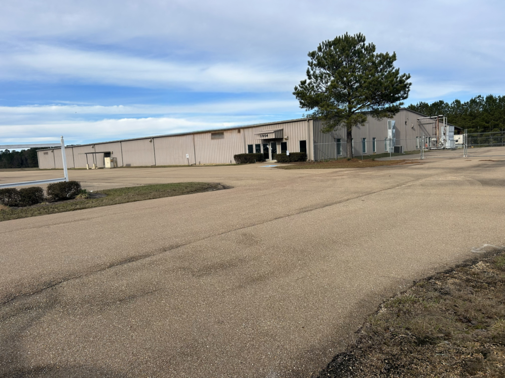 Industrial Warehouse for Lease – City of Collins